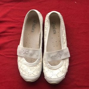 Skechers Shoes | Skechers Silver Weaved Slip On Sneakers Sz 85 | Poshmark
